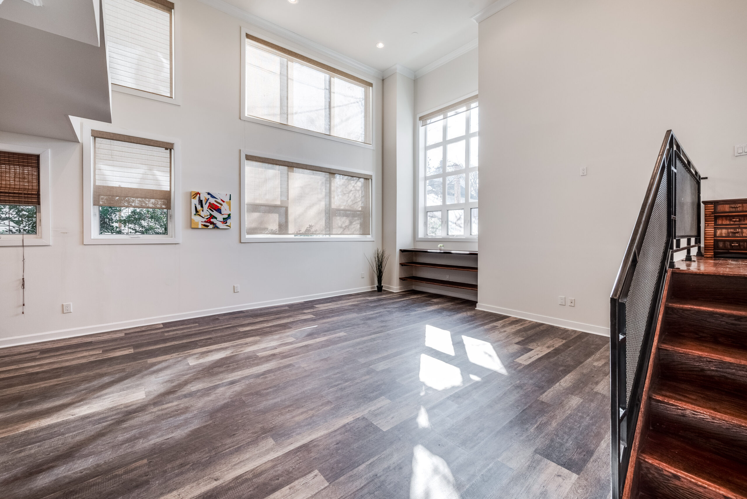 AI & Professional Real Estate Photo Editing - AgentUp